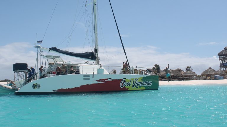 Affordable Klein Curacao trip with Irie Tours catamaran